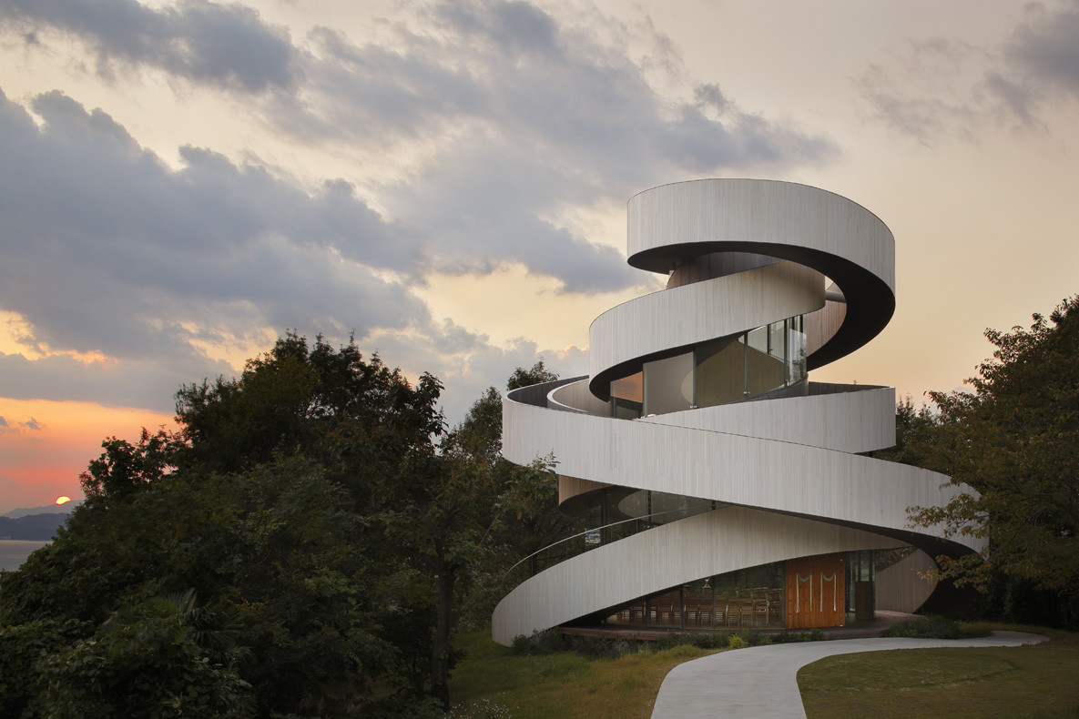 Ribbon Chapel เมื่อโบสถ์สร้างเรื่องราว ในวันพิธีแต่งงาน - Design Makes ...