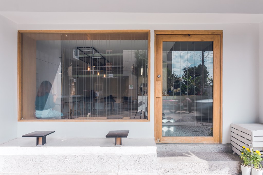 Invisible Coffee Room ร้านกาแฟล่องหน ที่เสิร์ฟสิ่งที่ตาไม่สามารถสัมผัส ...