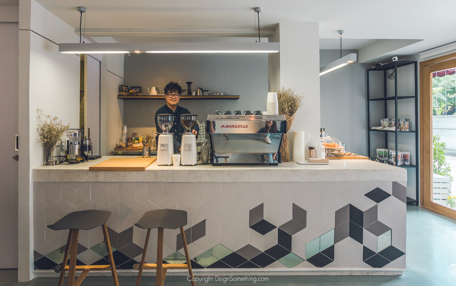 Invisible Coffee Room ร้านกาแฟล่องหน ที่เสิร์ฟสิ่งที่ตาไม่สามารถสัมผัส ...