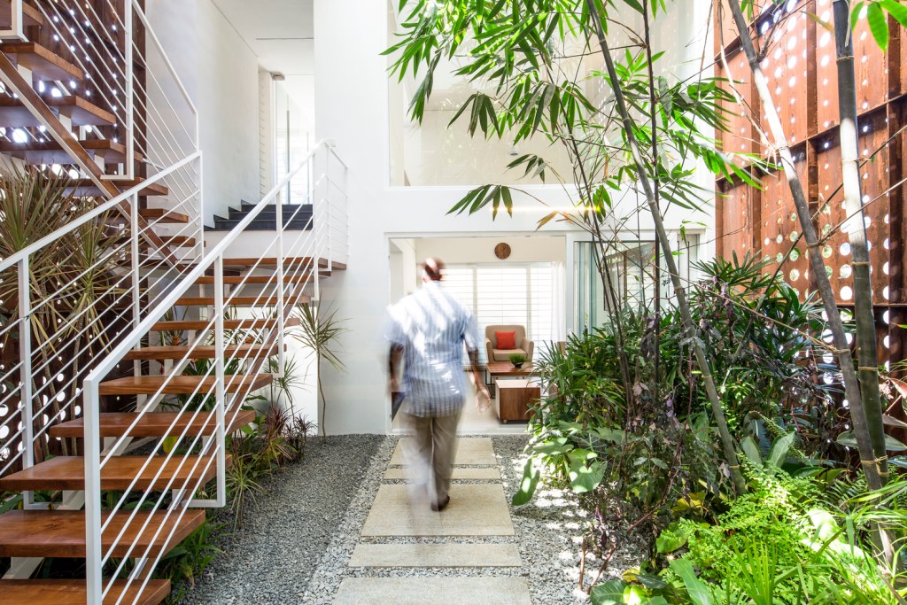 บ้านที่หายใจได้ด้วยกำแพง.. 'The Breathing Wall Residence' - Design ...