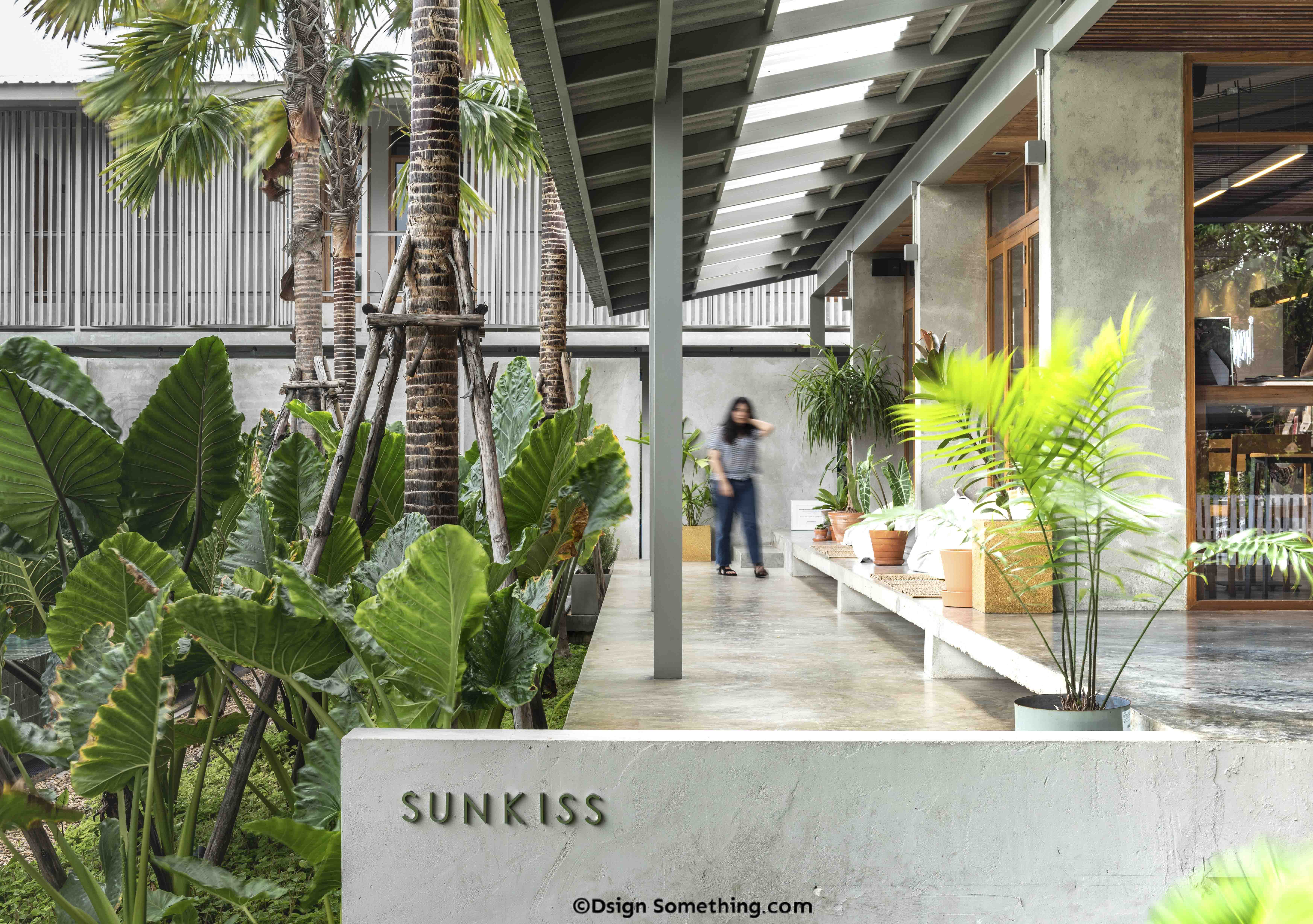 SUNKISS POOL.BED.CAFE ออกไปมองท้องฟ้าและผืนน้ำ แบบง่ายๆ ใกล้ๆ เมือง ...