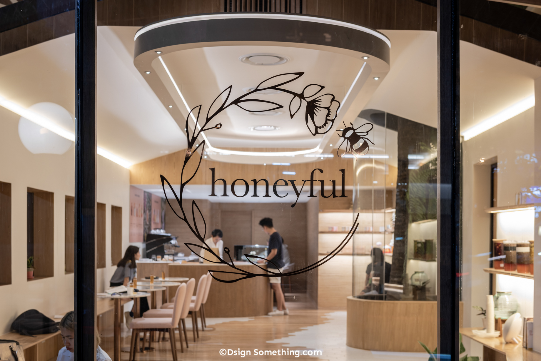 HONEYFUL CAFÉ ความลื่นไหลและเบาสบายจากน้ำผึ้ง สู่แรงบันดาลใจในการออกแบบ ...