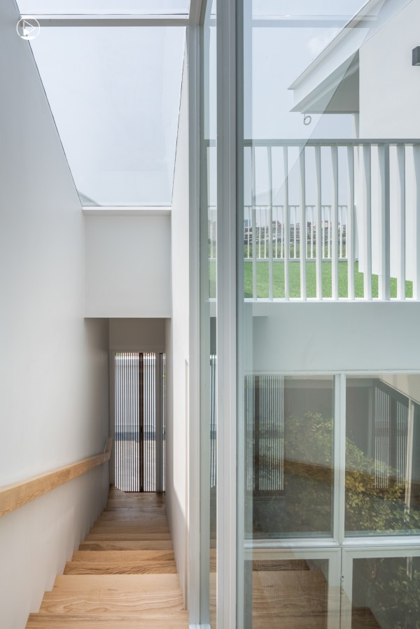 House Enfold เปลี่ยนบ้านธรรมดาให้แสนพิเศษ ด้วยสเปซที่โอบกอดธรรมชาติ ...
