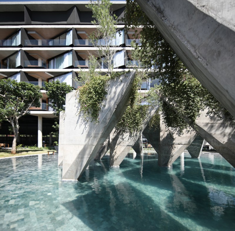 Livist Resort รีสอร์ทที่ใช้สถาปัตยกรรมเชื้อเชิญผู้คนมาแหวกว่ายกลางสระ ...