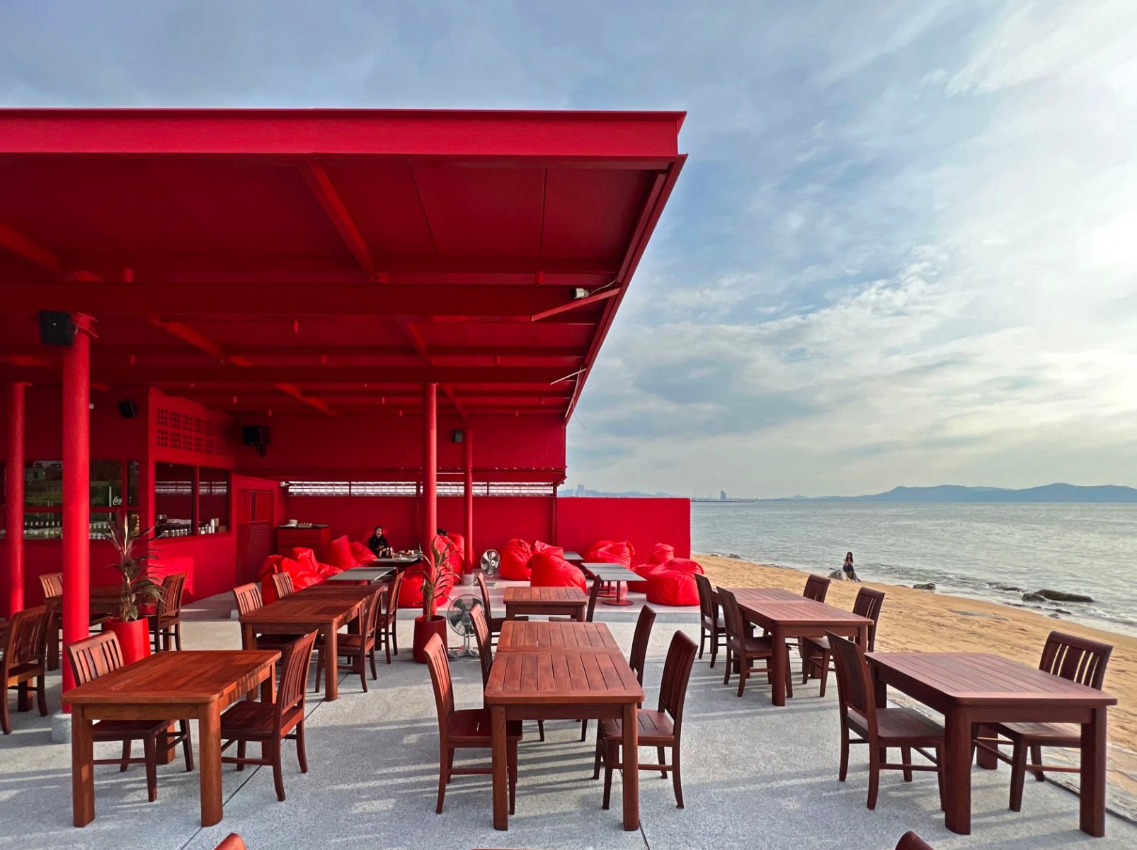 Under the Sun, beach front restaurant ร้านอาหารที่เสิร์ฟความอร่อย ไป ...