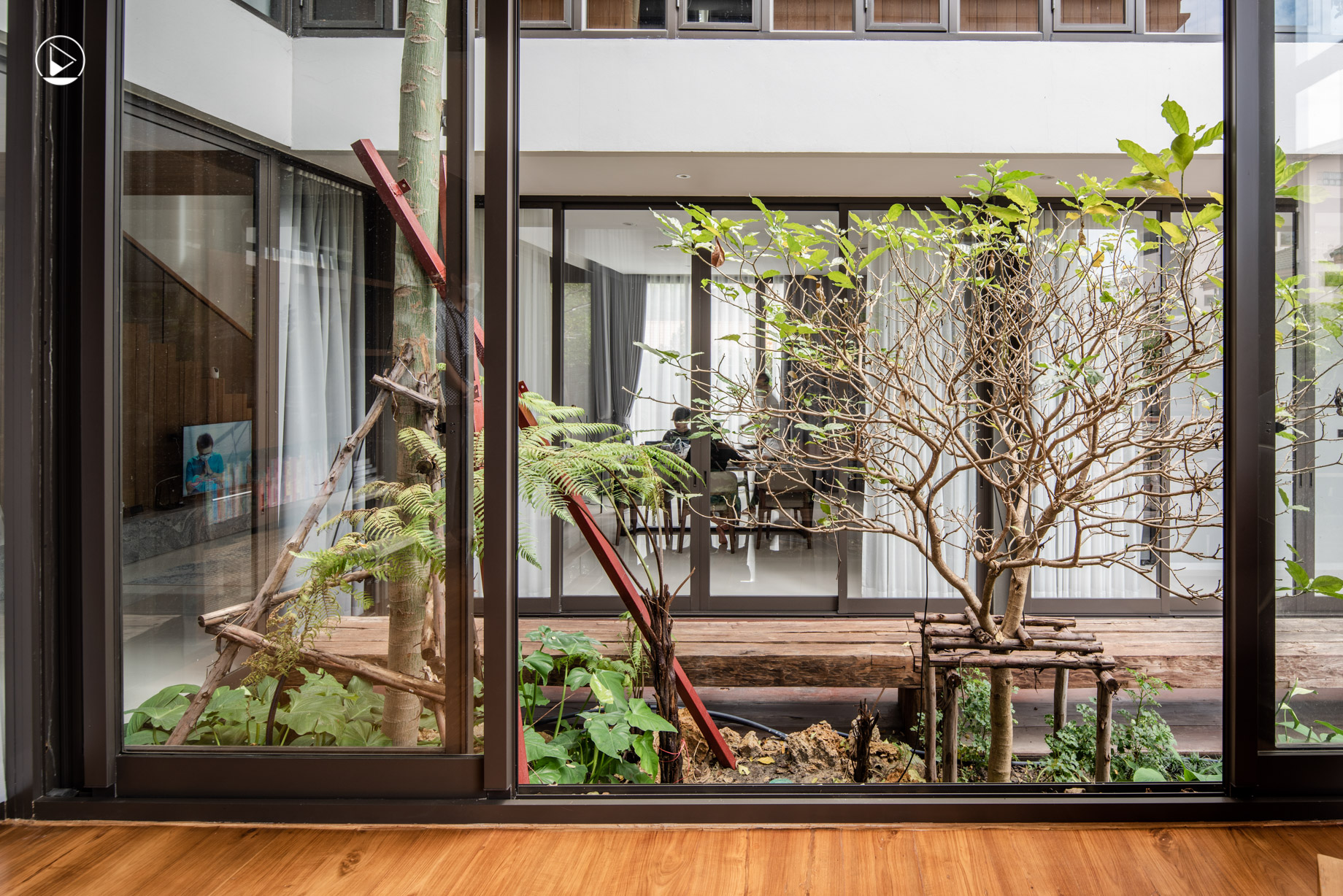 House(be)hide บ้านที่ทำหน้าที่เป็นผู้ตาม และปล่อยให้ธรรมชาติรับบทนำ ...