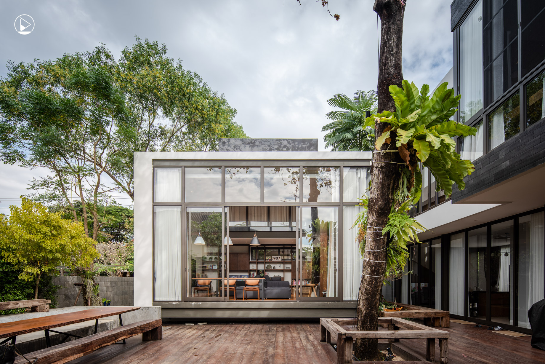 House(be)hide บ้านที่ทำหน้าที่เป็นผู้ตาม และปล่อยให้ธรรมชาติรับบทนำ ...