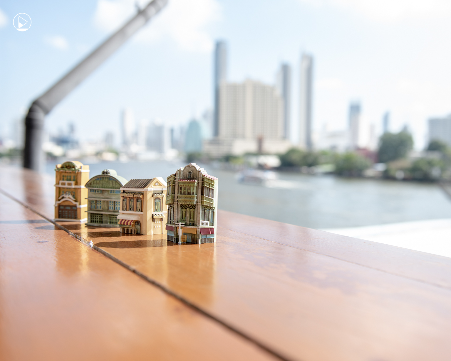 Blue Bangkok เก็บความทรงจำของอาคารเก่ามาบรรจุไว้ในของที่ระลึกขนาดจิ๋ว ...