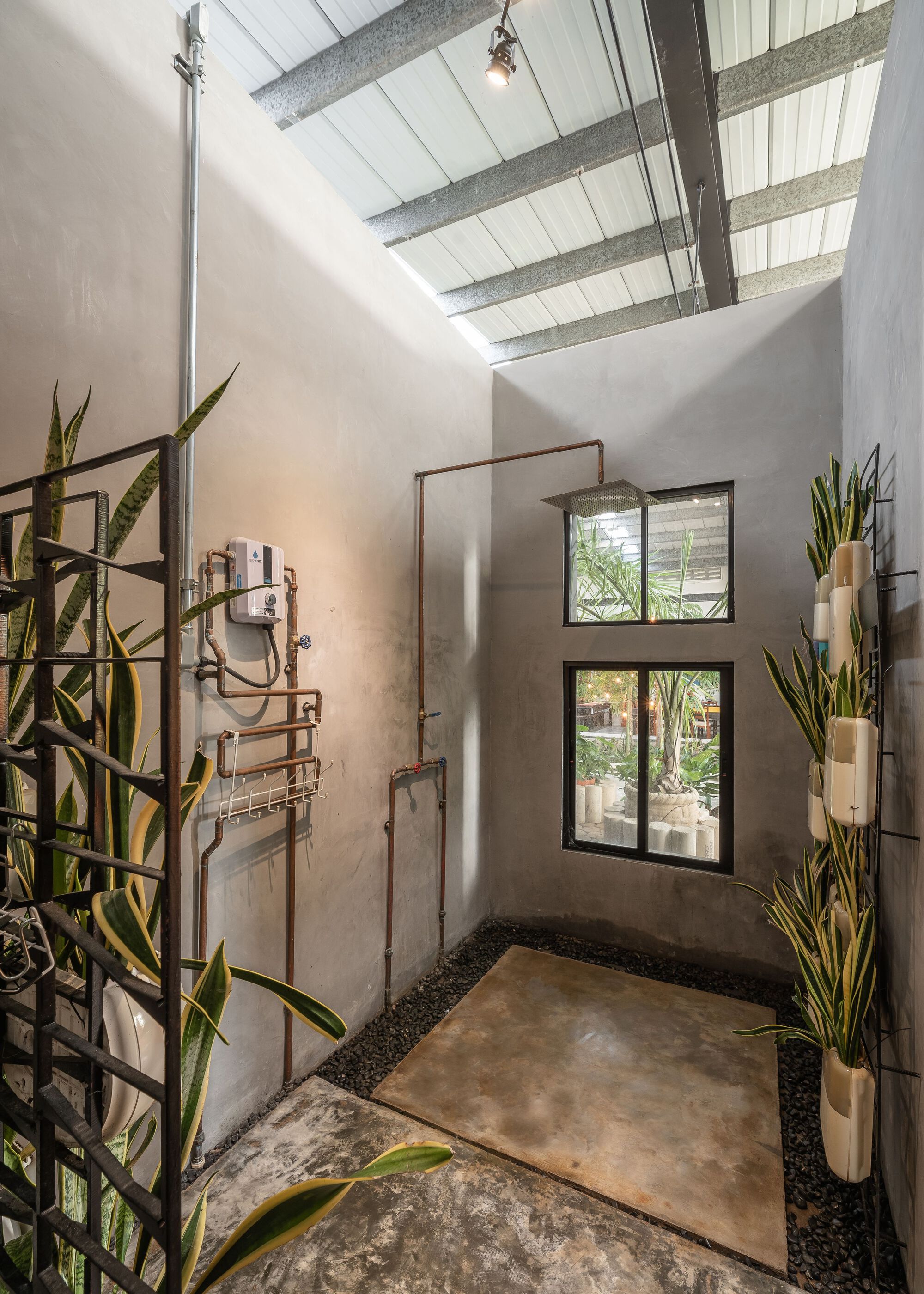 The Cellar House เปลี่ยนโกดังร้างให้กลายเป็นที่พักในเรือนเพาะชำ - Dsign ...