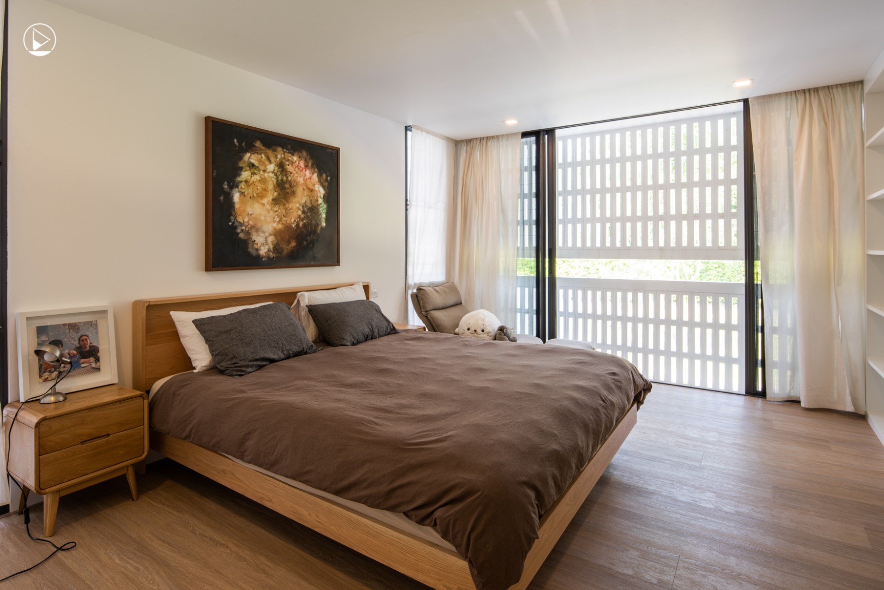 House 939 บ้านกล่องสีขาวของสองสถาปนิกที่ออกแบบเพื่อตอบสนองวิถีชีวิตแสนธรรมดา - Dsign Something