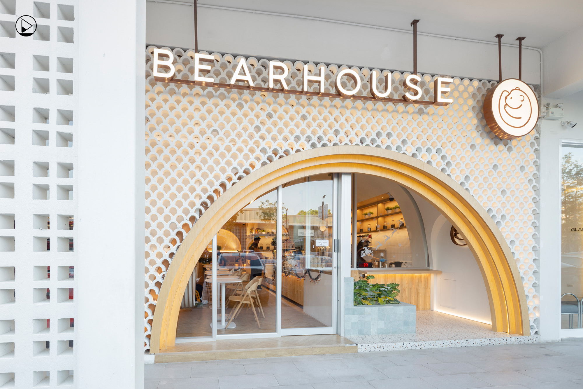 ร้านชานม BearHouse 3 สาขาที่ว่าด้วยเรื่องถ้ำหมี ไข่มุกสีขาว และใบชาไทย - New Jetpack Site
