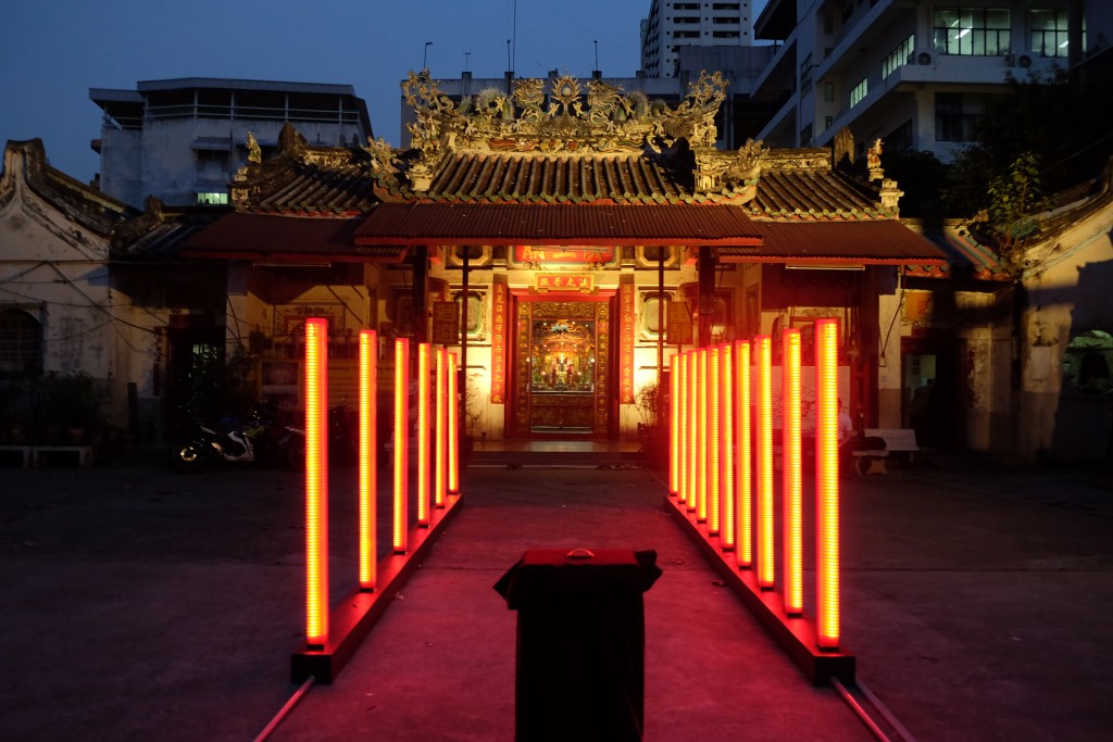 รู้จักกับ FOS Lighting Design Studio นักออกแบบผู้อยู่เบื้องหลังงานแสดงแสงไฟบนหอเก็บน้ำ ‘ประปา ...