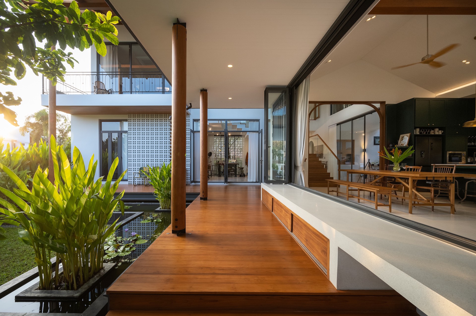 DOt. House. บ้านหรือโชว์รูมเฟอร์นิเจอร์? ที่ดึงสีสันและเส้นสายเฟอร์นิเจอร์มาใช้ออกแบบ - Dsign ...