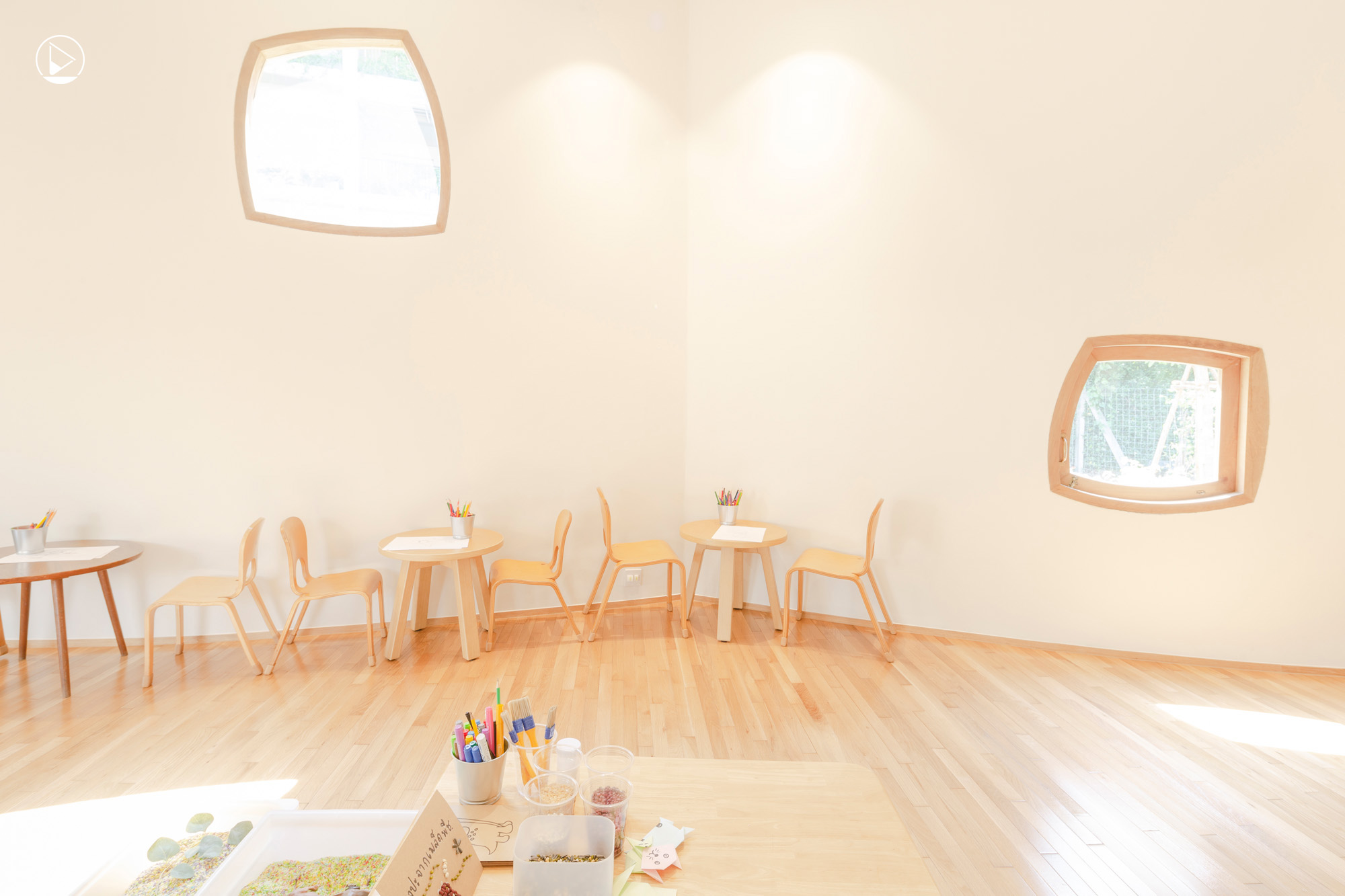 Little Stove & Little Stump คาเฟ่และเพลย์กราวด์ที่ออกแบบสถาปัตยกรรมไป ...