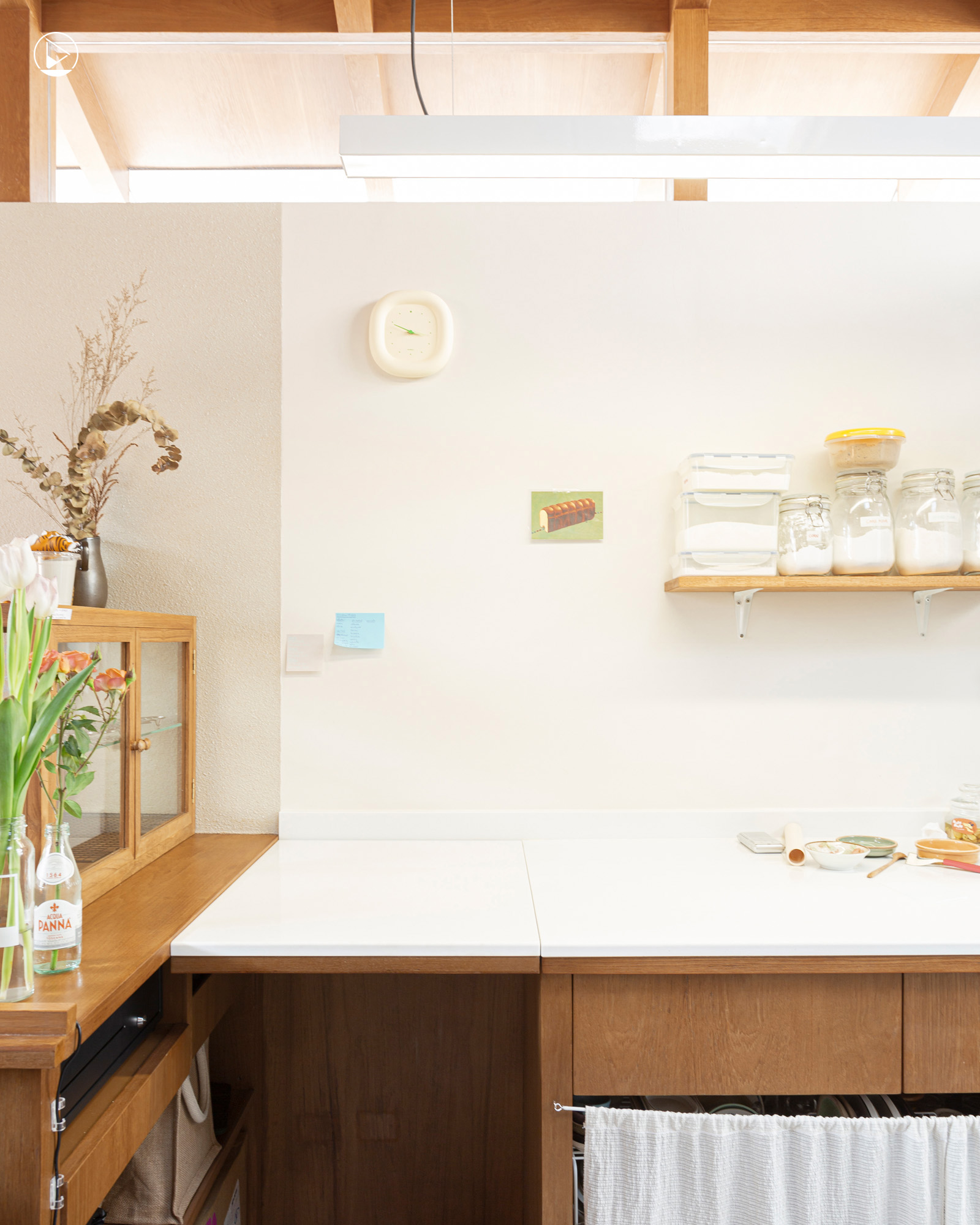 Mindmade คาเฟ่ 50 ตารางเมตร ปิดนอกแต่เปิดในเพื่อใช้ประโยชน์จากแสงธรรมชาติ - Dsign Something