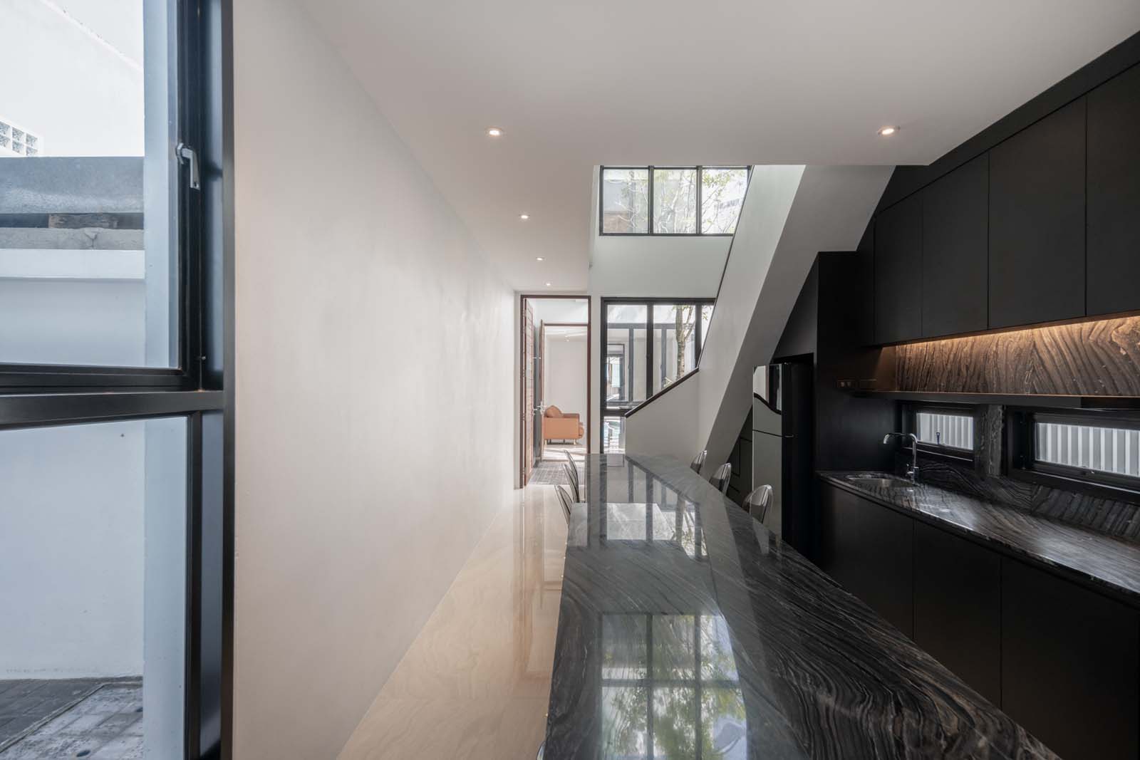 Nara House พื้นที่ครอบครัวขยายในบ้านหน้ากว้าง 4 เมตร - Design Makes A ...