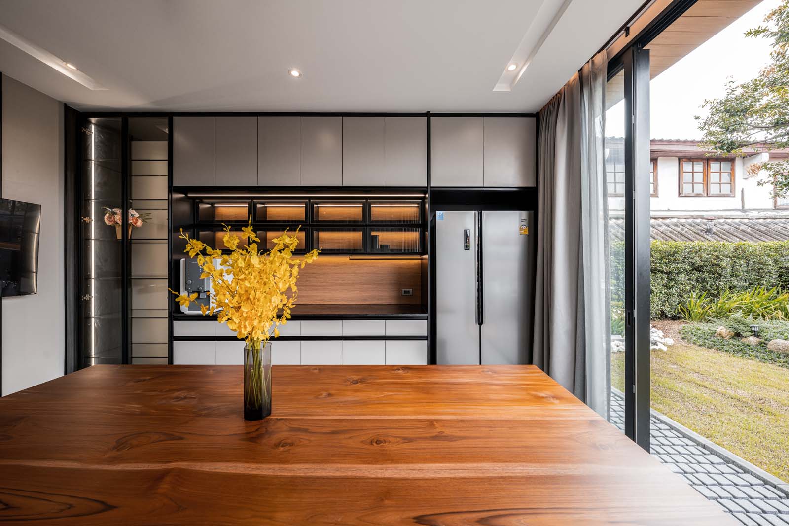 P House บ้านโปร่ง เรียบง่าย และแบ่งสัดส่วนใช้งานชัดเจน - Dsign Something