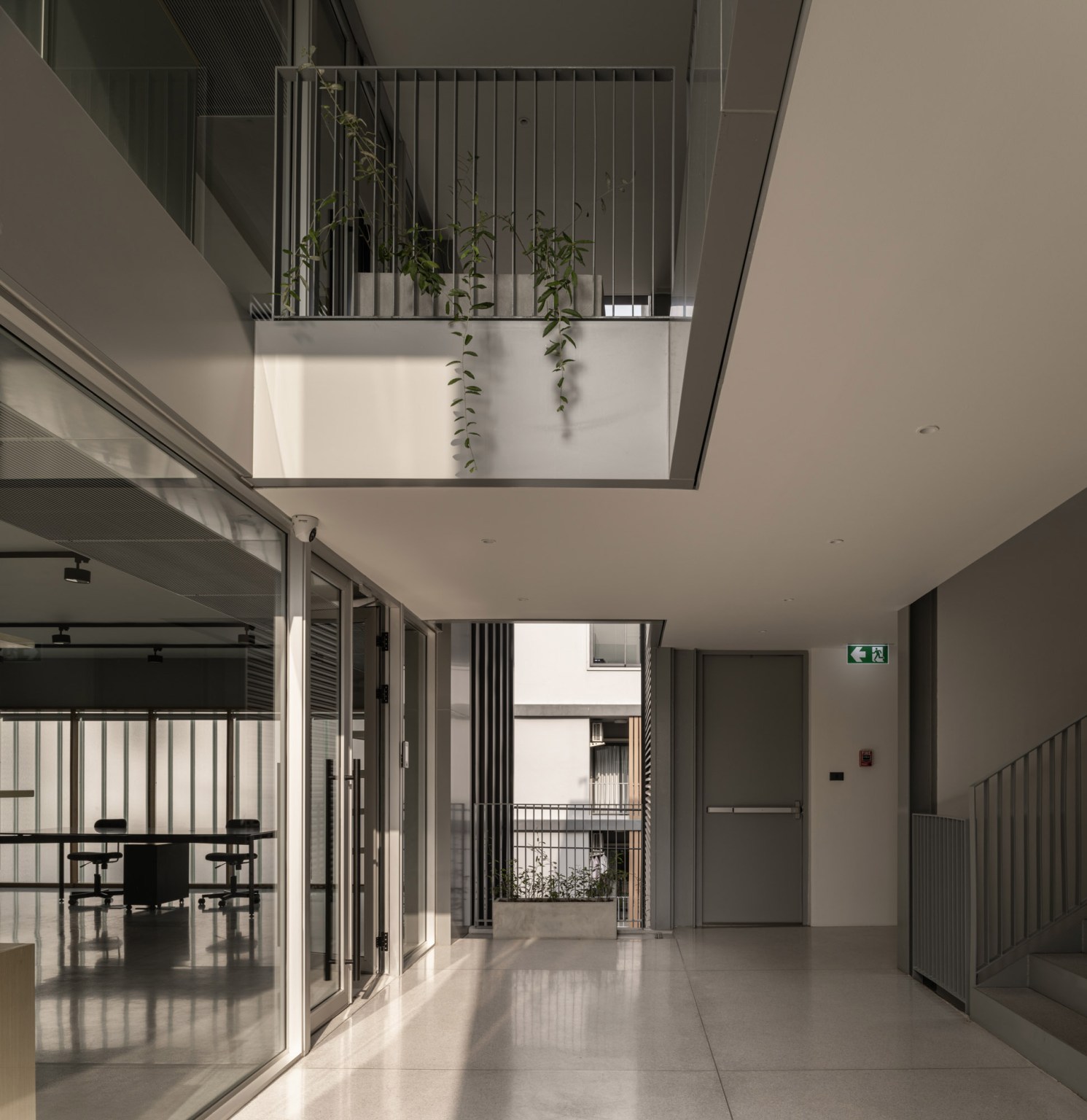 Nextech Connect Co.,Ltd สำนักงานในซอยแคบ แต่ระเบิดสเปซกว้างเพื่อความสุข ...