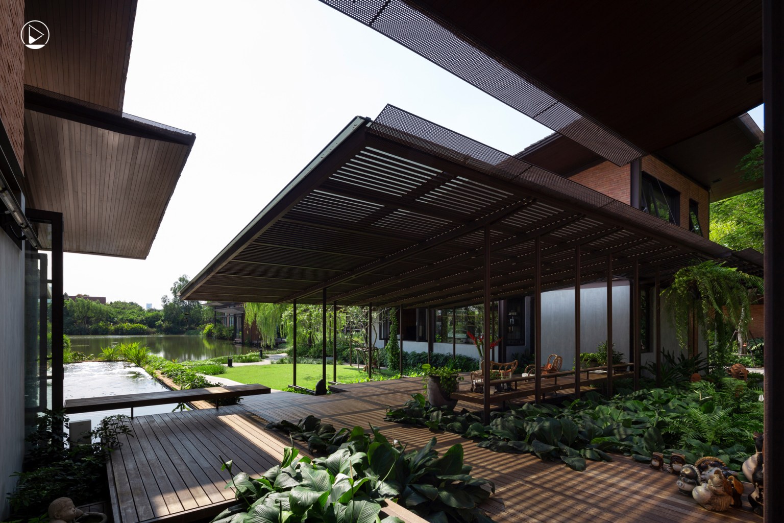 Lang Suan House บ้านสวนริมน้ำที่ถ่ายทอดเรื่องราวประสบการณ์ และวิถีชีวิต ...