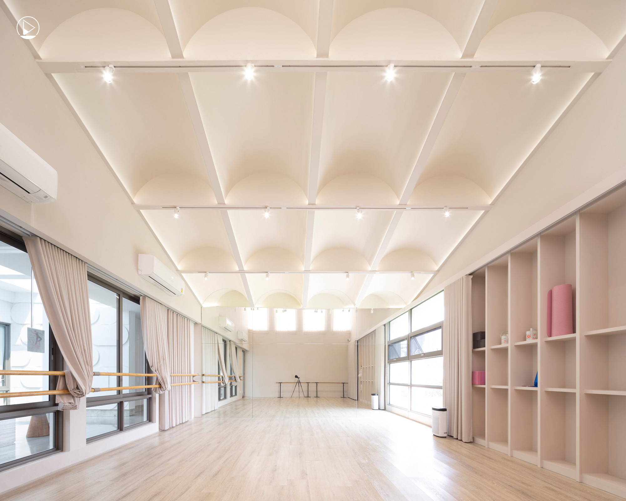 CAPA Dance Studio แสดงตัวตนของนักเต้น ด้วยพื้นที่ Performance Indoor ...