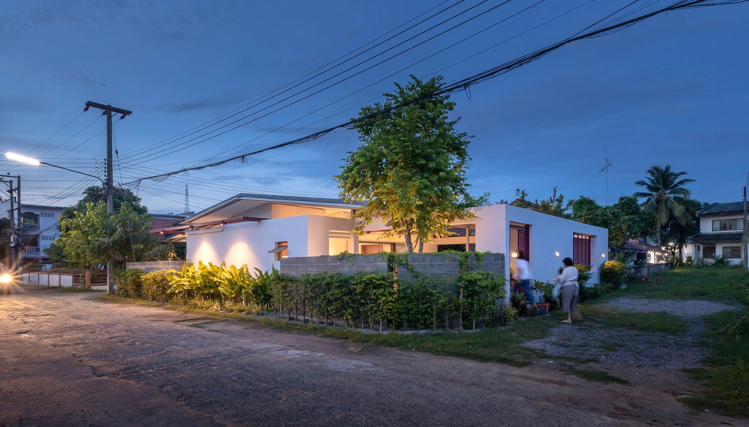 EE House ดีไซน์ที่ไม่ปล่อยให้ถนนรกร้าง คั่นกลางระหว่างบ้านพี่บ้านน้อง - New Jetpack Site