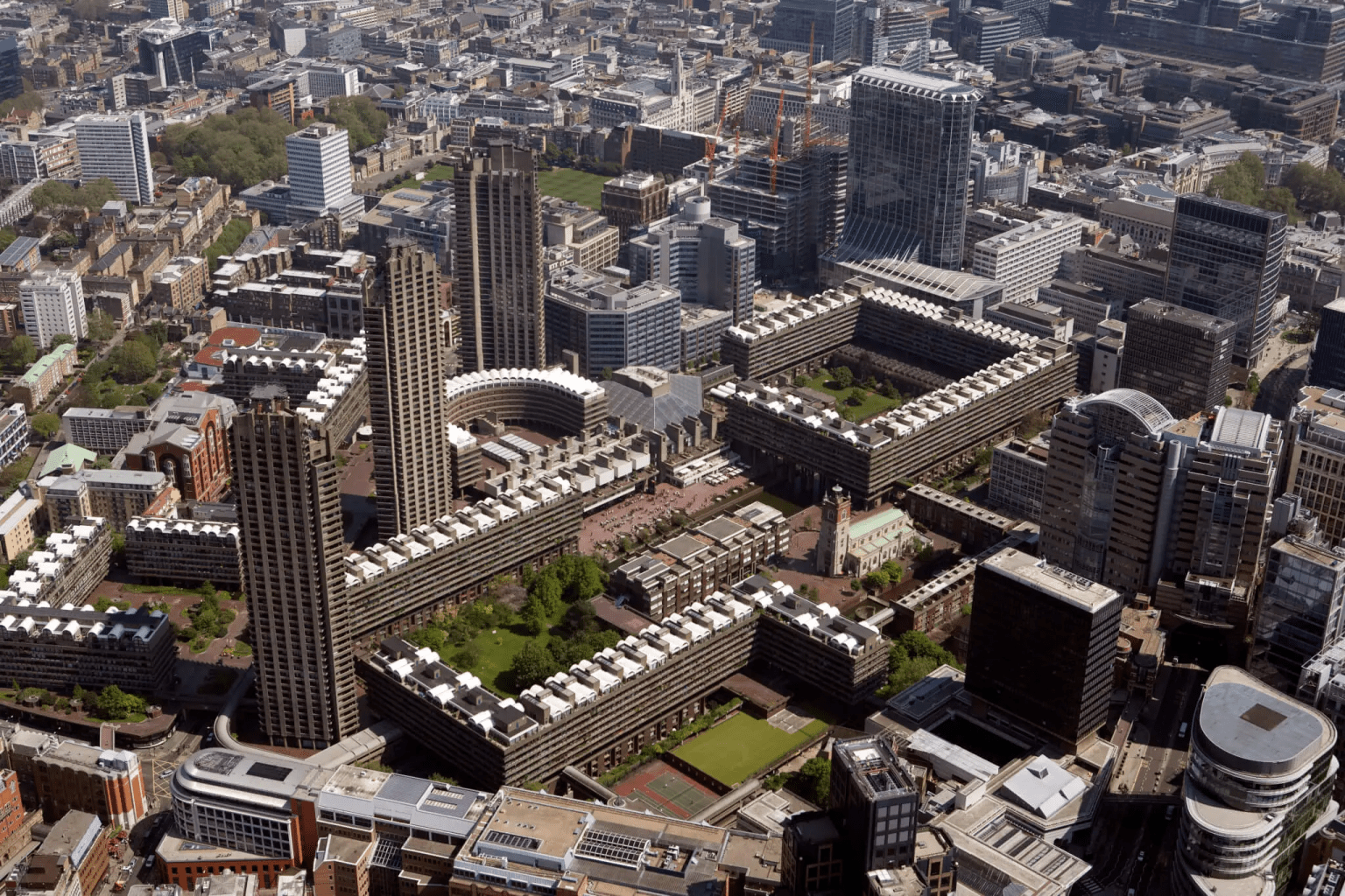 The Barbican Estate บูรณะซากสงครามสู่ย่านสถาปัตยกรรมบรูทัลลิสต์ระดับโลก ...